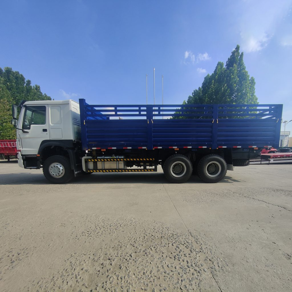 CIMC Sinotruk Sinotruk HOWO 6X4 371HP Lorry Fence Cargo Truck for Sale ...