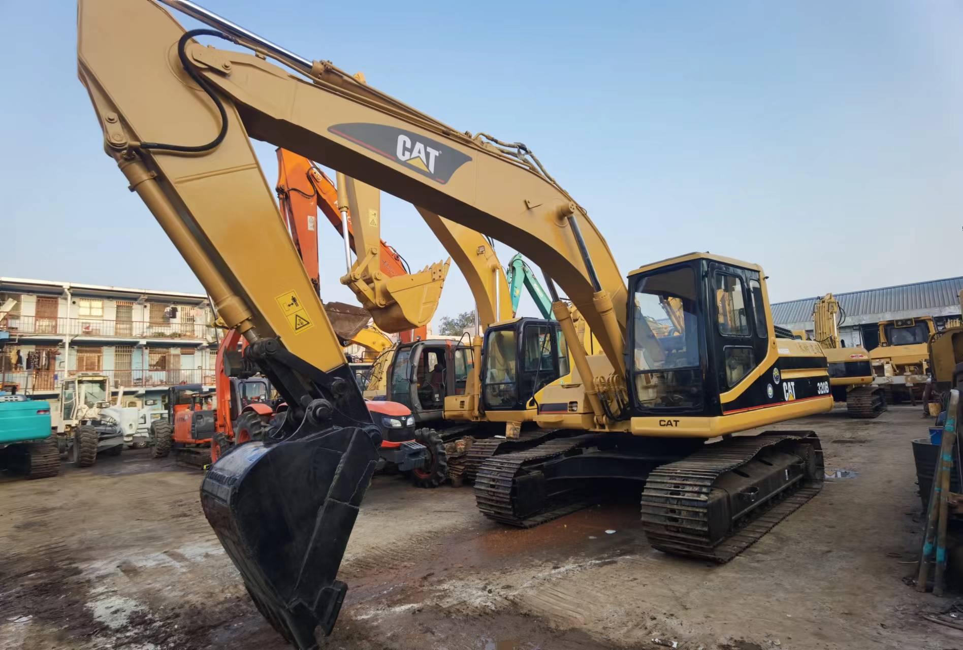Caterpiller 320 Heavy Duty Excavator|Luckin Vehicle